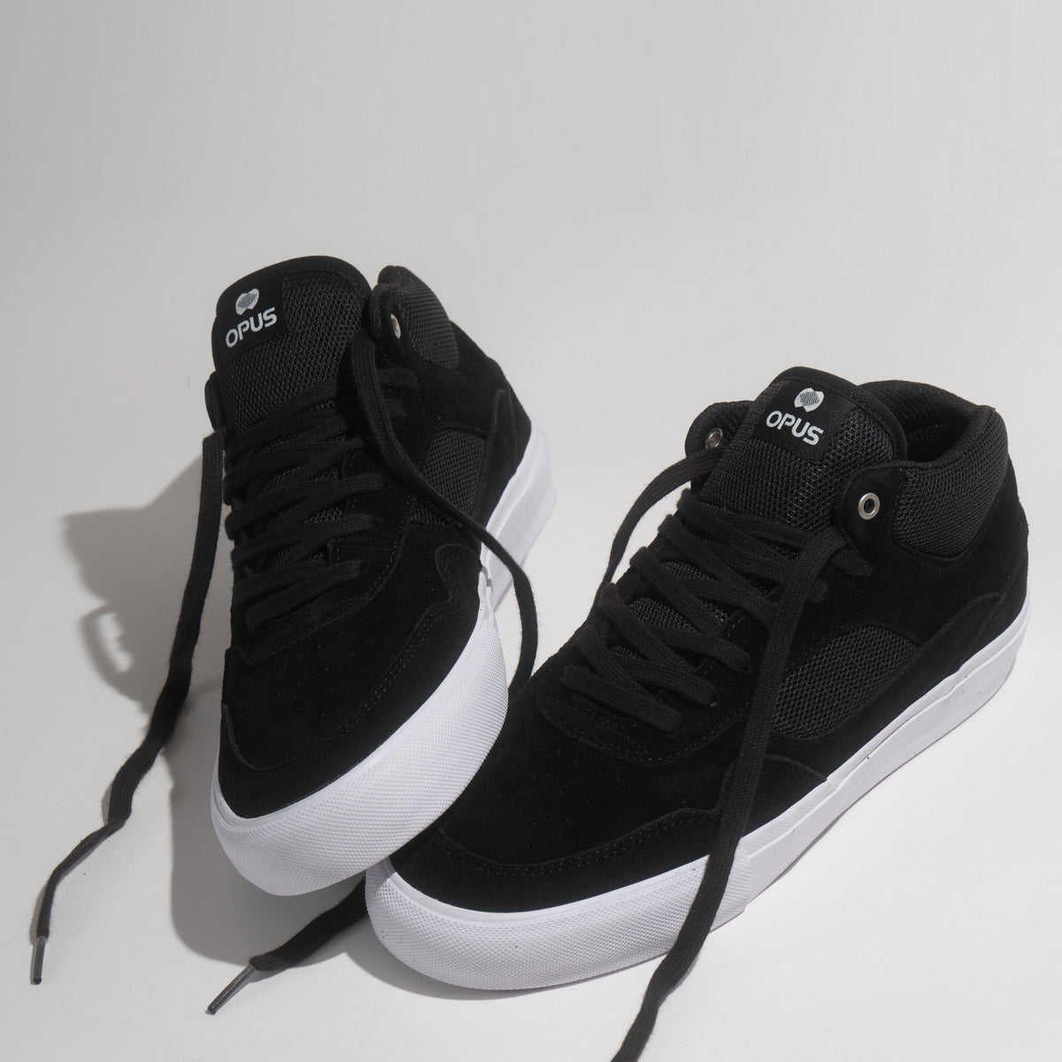 Opus Standard Mid - Black/White – GFCHQ
